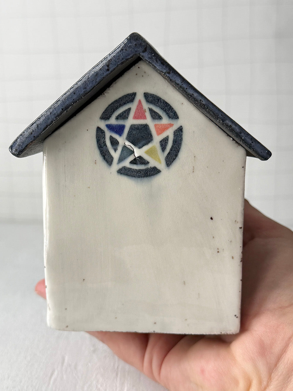 Barn Garlic Keeper – Bella Joy Pottery